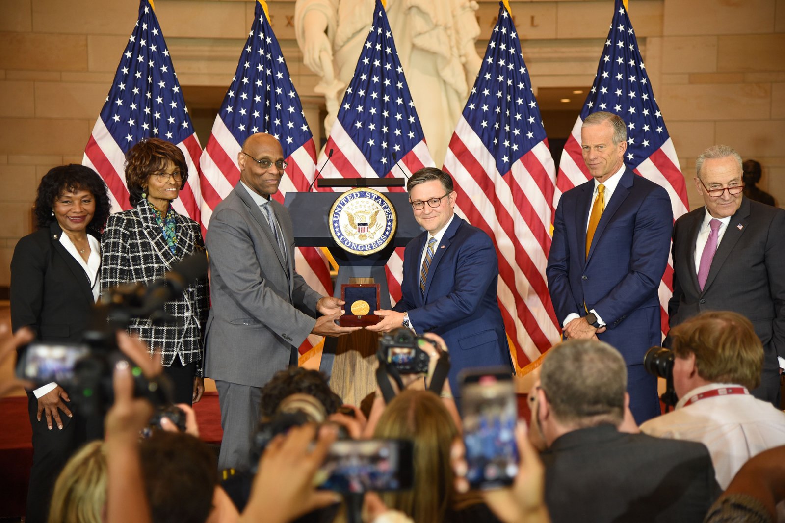 Honoring the Women’s Army Corps 6888th with a Congressional Gold Medal ...